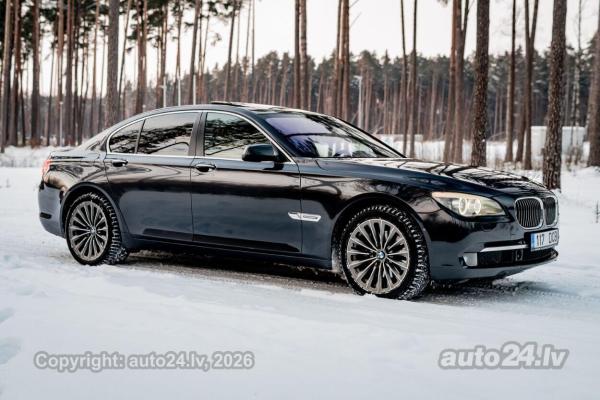 Pelēks BMW 7 Series 2010 Tallina, ar dzinēja tilpumu 3.00 L un nobraukumu 385 tūkst. km par 8600 €, foto 11 vietnē AUTOMOTO.COM.LV