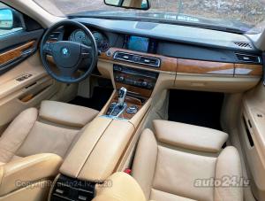 Pelēks BMW 7 Series 2010 Tallina, ar dzinēja tilpumu 3.00 L un nobraukumu 157 tūkst. km par 14999 €, foto 7 vietnē AUTOMOTO.COM.LV