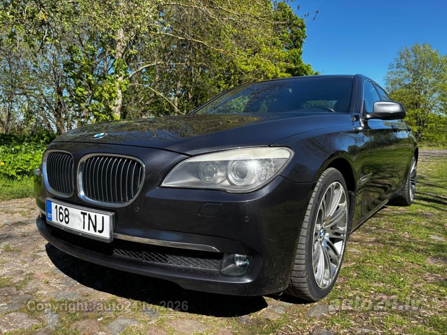 Grey BMW 7 Series 2010 in Tallinn, with an engine capacity of 3.00 L and mileage of 326 thousand km for 10600 €, photo 3 on AUTOMOTO.COM.LV