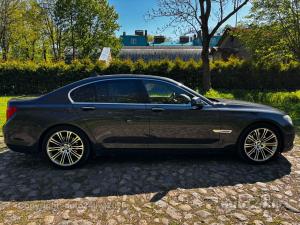 Grey BMW 7 Series 2010 in Tallinn, with an engine capacity of 3.00 L and mileage of 326 thousand km for 10600 €, photo 6 on AUTOMOTO.COM.LV