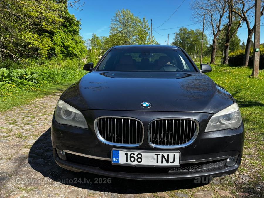 Grey BMW 7 Series 2010 in Tallinn, with an engine capacity of 3.00 L and mileage of 326 thousand km for 10600 €, photo 8 on AUTOMOTO.COM.LV