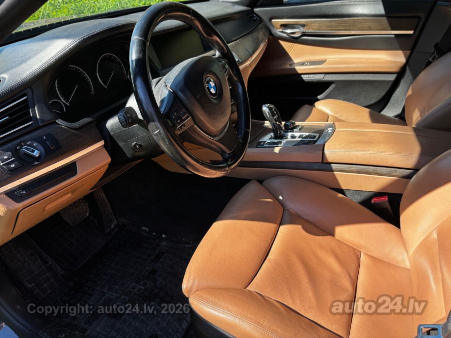 Grey BMW 7 Series 2010 in Tallinn, with an engine capacity of 3.00 L and mileage of 326 thousand km for 10600 €, photo 9 on AUTOMOTO.COM.LV