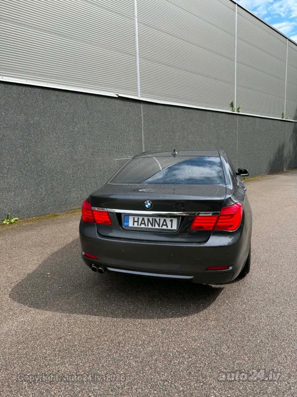 Pelēks BMW 7 Series 2010 Tallina, ar dzinēja tilpumu 3.00 L un nobraukumu 330 tūkst. km par 10000 €, foto 5 vietnē AUTOMOTO.COM.LV