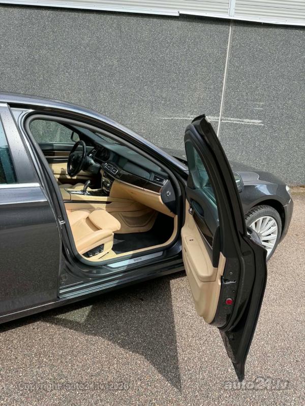 Pelēks BMW 7 Series 2010 Tallina, ar dzinēja tilpumu 3.00 L un nobraukumu 330 tūkst. km par 10000 €, foto 10 vietnē AUTOMOTO.COM.LV