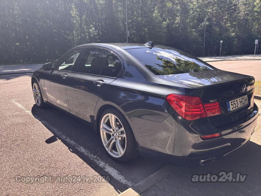 Pelēks BMW 7 Series 2010 Tallina, ar dzinēja tilpumu 3.00 L un nobraukumu 279 tūkst. km par 10900 €, foto 8 vietnē AUTOMOTO.COM.LV