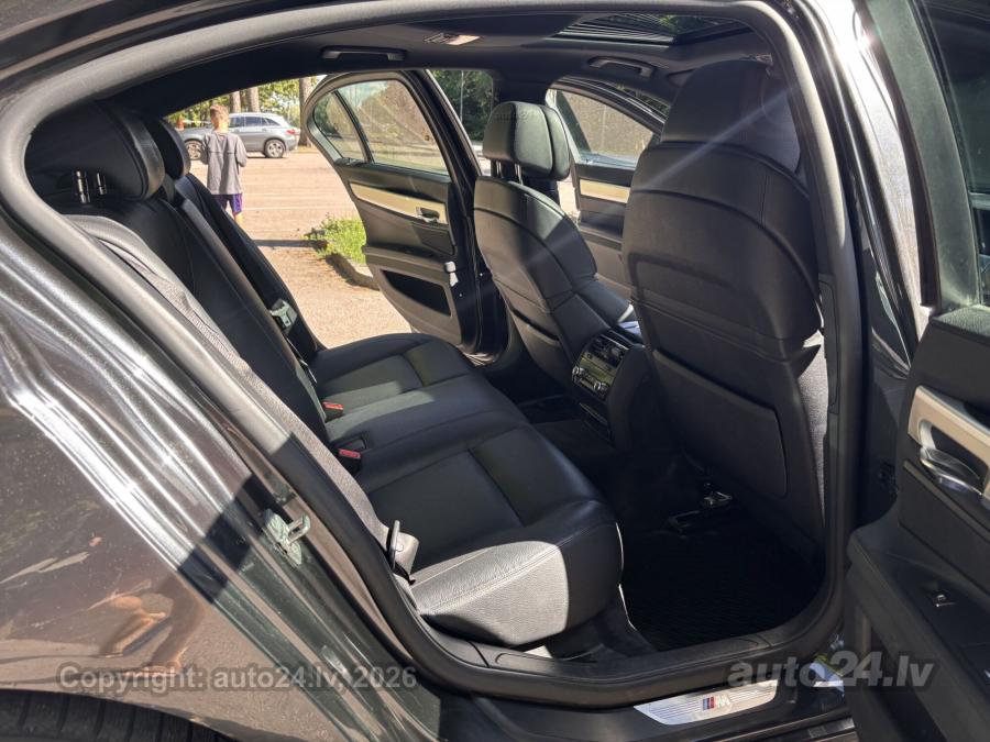 Pelēks BMW 7 Series 2010 Tallina, ar dzinēja tilpumu 3.00 L un nobraukumu 279 tūkst. km par 10900 €, foto 11 vietnē AUTOMOTO.COM.LV