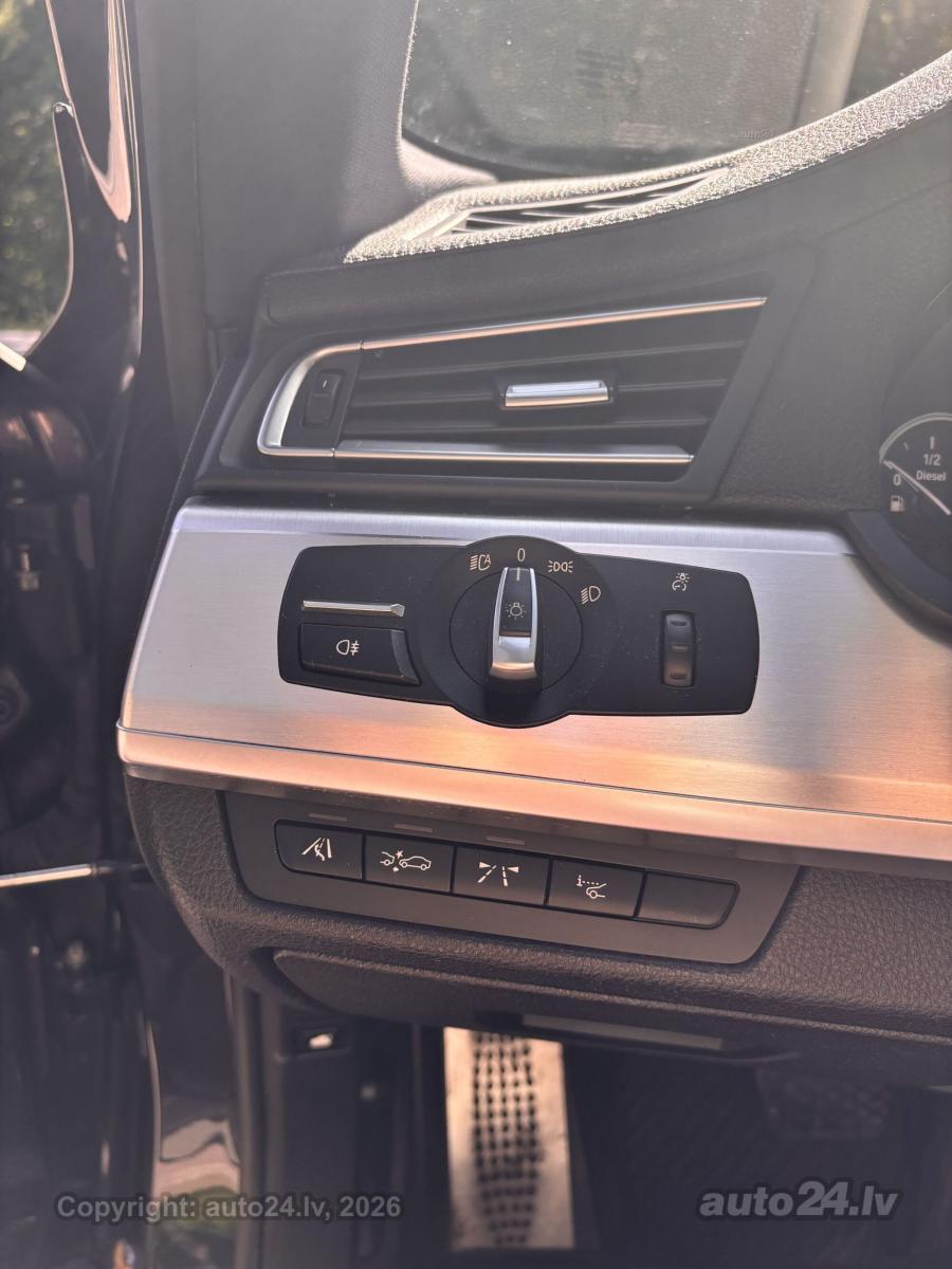 Pelēks BMW 7 Series 2010 Tallina, ar dzinēja tilpumu 3.00 L un nobraukumu 279 tūkst. km par 10900 €, foto 12 vietnē AUTOMOTO.COM.LV