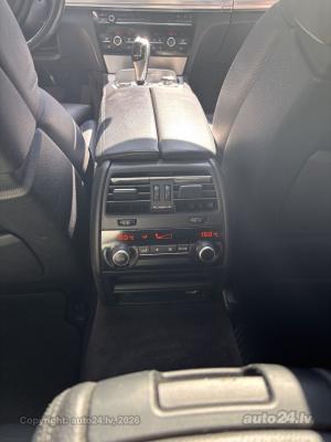 Pelēks BMW 7 Series 2010 Tallina, ar dzinēja tilpumu 3.00 L un nobraukumu 279 tūkst. km par 10900 €, foto 17 vietnē AUTOMOTO.COM.LV