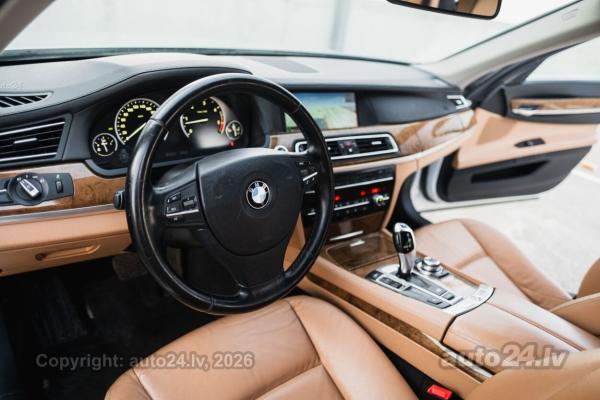 Grey BMW 7 Series 2011 in Tallinn, with an engine capacity of 3.00 L and mileage of 375 thousand km for 7999 €, photo 9 on AUTOMOTO.COM.LV
