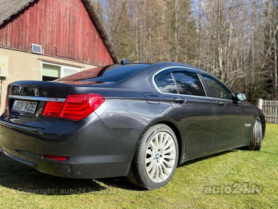 Pelēks BMW 7 Series 2011 Kohtla-Jerve, ar dzinēja tilpumu 3.00 L un nobraukumu 252 tūkst. km par 11699 €, foto 4 vietnē AUTOMOTO.COM.LV