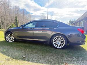 Pelēks BMW 7 Series 2011 Kohtla-Jerve, ar dzinēja tilpumu 3.00 L un nobraukumu 252 tūkst. km par 11699 €, foto 5 vietnē AUTOMOTO.COM.LV