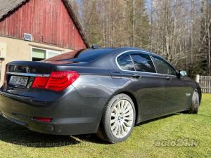 Pelēks BMW 7 Series 2011 Kohtla-Jerve, ar dzinēja tilpumu 3.00 L un nobraukumu 252 tūkst. km par 11699 €, foto 6 vietnē AUTOMOTO.COM.LV