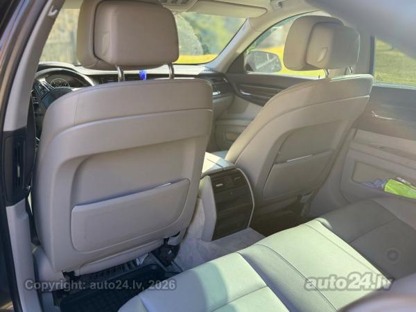 Pelēks BMW 7 Series 2011 Kohtla-Jerve, ar dzinēja tilpumu 3.00 L un nobraukumu 252 tūkst. km par 11699 €, foto 8 vietnē AUTOMOTO.COM.LV
