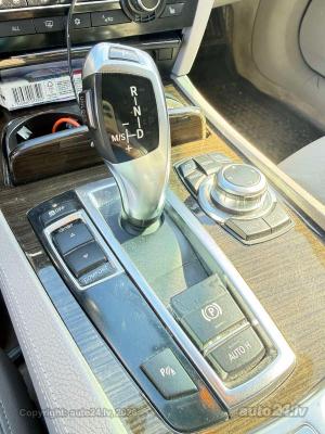 Pelēks BMW 7 Series 2011 Kohtla-Jerve, ar dzinēja tilpumu 3.00 L un nobraukumu 252 tūkst. km par 11699 €, foto 11 vietnē AUTOMOTO.COM.LV