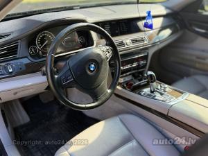 Pelēks BMW 7 Series 2011 Kohtla-Jerve, ar dzinēja tilpumu 3.00 L un nobraukumu 252 tūkst. km par 11699 €, foto 12 vietnē AUTOMOTO.COM.LV