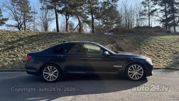 Grey BMW 7 Series 2011 in Tallinn, with an engine capacity of 3.00 L and mileage of 389 thousand km for 6900 €, photo 2 on AUTOMOTO.COM.LV