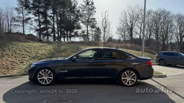 Grey BMW 7 Series 2011 in Tallinn, with an engine capacity of 3.00 L and mileage of 389 thousand km for 6900 €, photo 5 on AUTOMOTO.COM.LV