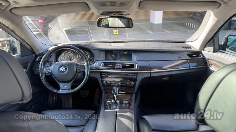 Grey BMW 7 Series 2011 in Tallinn, with an engine capacity of 3.00 L and mileage of 389 thousand km for 6900 €, photo 16 on AUTOMOTO.COM.LV