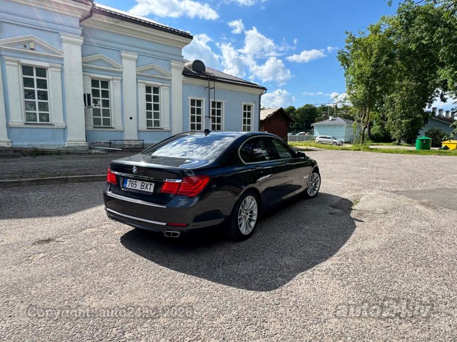 Pelēks BMW 7 Series 2011 Tallina, ar dzinēja tilpumu 3.00 L un nobraukumu 345 tūkst. km par 14500 €, foto 3 vietnē AUTOMOTO.COM.LV