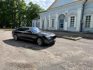 Pelēks BMW 7 Series 2011 Tallina, ar dzinēja tilpumu 3.00 L un nobraukumu 345 tūkst. km par 14500 €, foto 4 vietnē AUTOMOTO.COM.LV