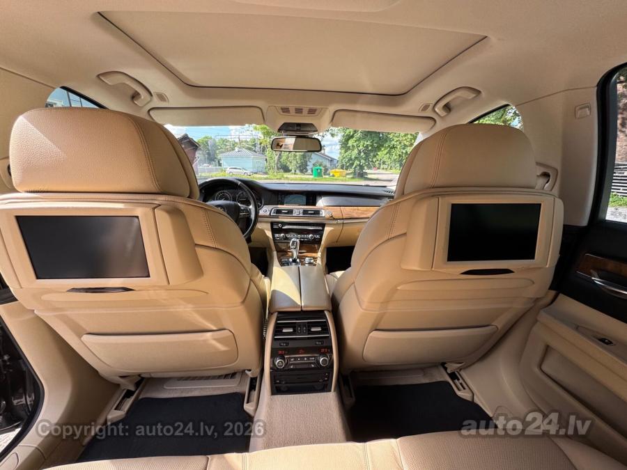 Pelēks BMW 7 Series 2011 Tallina, ar dzinēja tilpumu 3.00 L un nobraukumu 345 tūkst. km par 14500 €, foto 9 vietnē AUTOMOTO.COM.LV