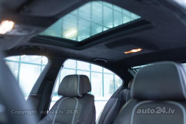 Pelēks BMW 7 Series 2012 Tallina, ar dzinēja tilpumu 3.00 L un nobraukumu 165 tūkst. km par 15990 €, foto 11 vietnē AUTOMOTO.COM.LV