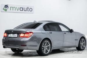 Grey BMW 7 Series 2012 in Tallinn, with an engine capacity of 3.00 L and mileage of 272 thousand km for 9990 €, photo 2 on AUTOMOTO.COM.LV