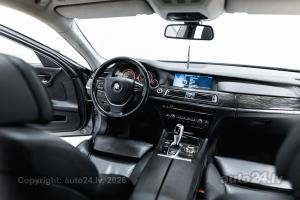 Grey BMW 7 Series 2012 in Tallinn, with an engine capacity of 3.00 L and mileage of 272 thousand km for 9990 €, photo 13 on AUTOMOTO.COM.LV