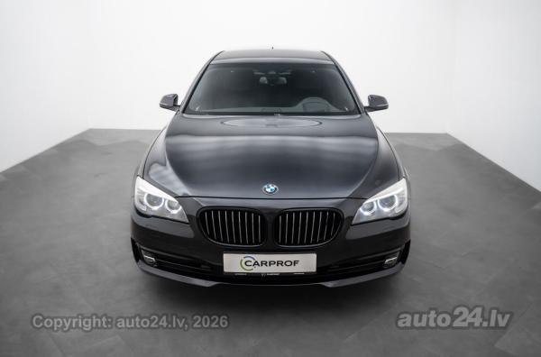 Grey BMW 7 Series 2012 in Tallinn, with an engine capacity of 3.00 L and mileage of 291 thousand km for 12999 €, photo 2 on AUTOMOTO.COM.LV
