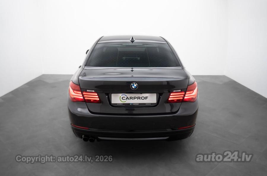 Pelēks BMW 7 Series 2012 Tallina, ar dzinēja tilpumu 3.00 L un nobraukumu 291 tūkst. km par 12999 €, foto 6 vietnē AUTOMOTO.COM.LV