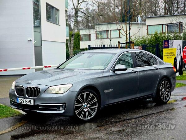 Grey BMW 7 Series 2013 in Tallinn, with an engine capacity of 3.00 L and mileage of 329 thousand km for 11590 €, photo 3 on AUTOMOTO.COM.LV
