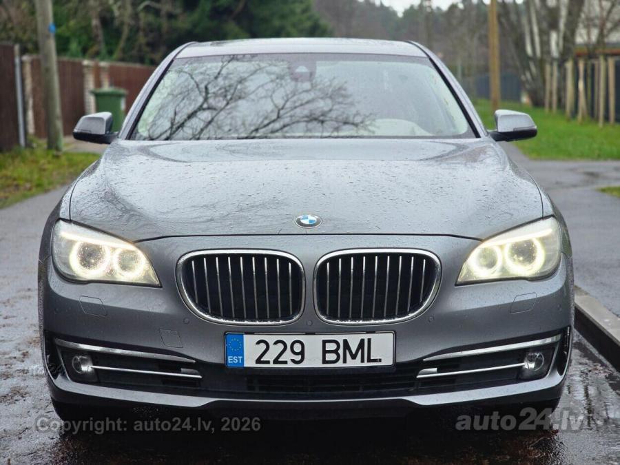 Pelēks BMW 7 Series 2013 Tallina, ar dzinēja tilpumu 3.00 L un nobraukumu 329 tūkst. km par 11590 €, foto 2 vietnē AUTOMOTO.COM.LV