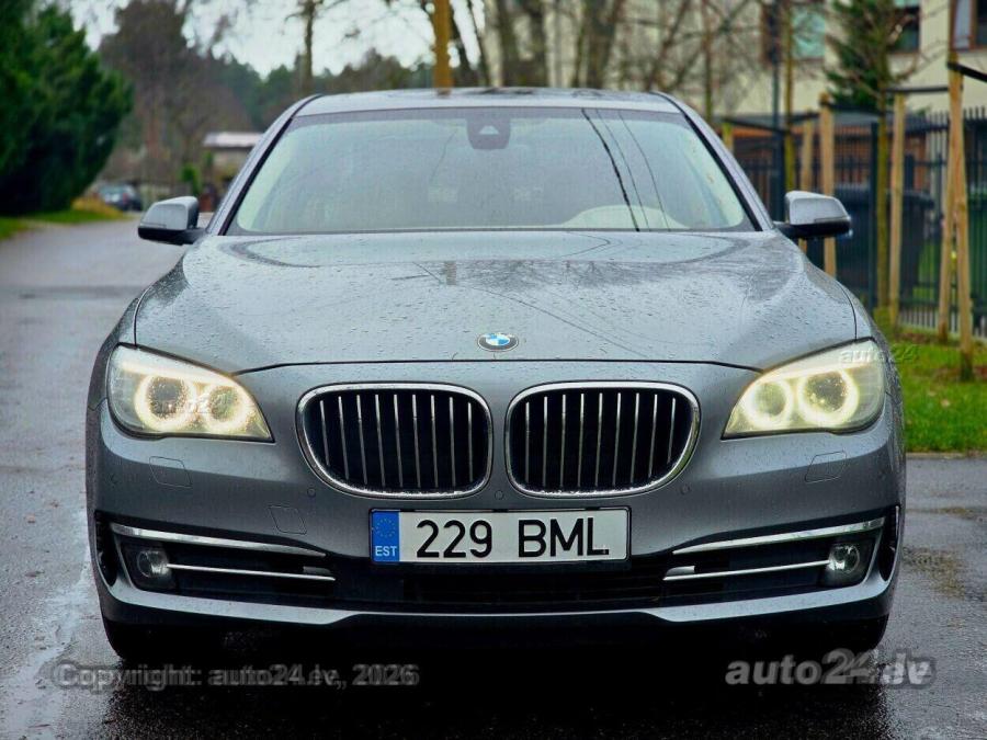 Grey BMW 7 Series 2013 in Tallinn, with an engine capacity of 3.00 L and mileage of 329 thousand km for 11490 €, photo 2 on AUTOMOTO.COM.LV