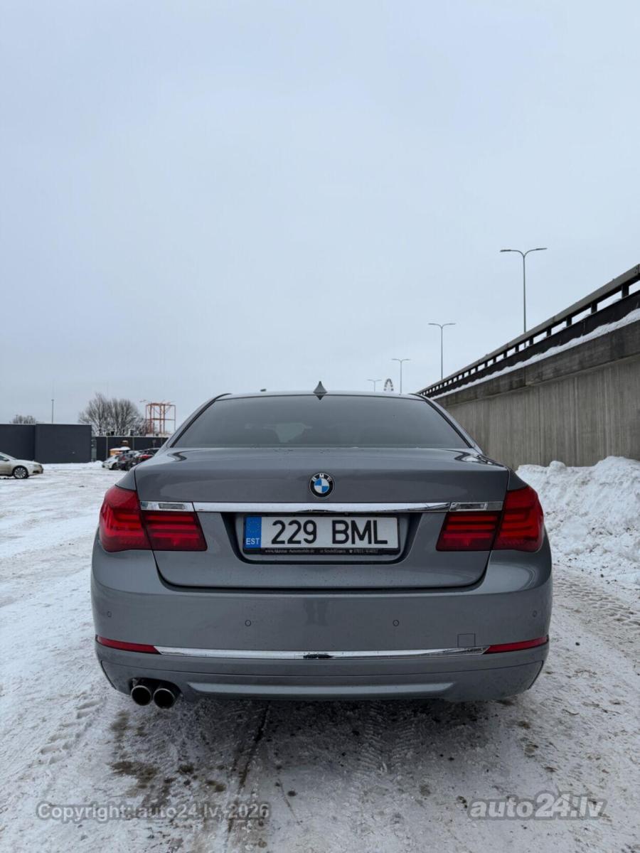 Grey BMW 7 Series 2013 in Tallinn, with an engine capacity of 3.00 L and mileage of 334 thousand km for 13999 €, photo 6 on AUTOMOTO.COM.LV