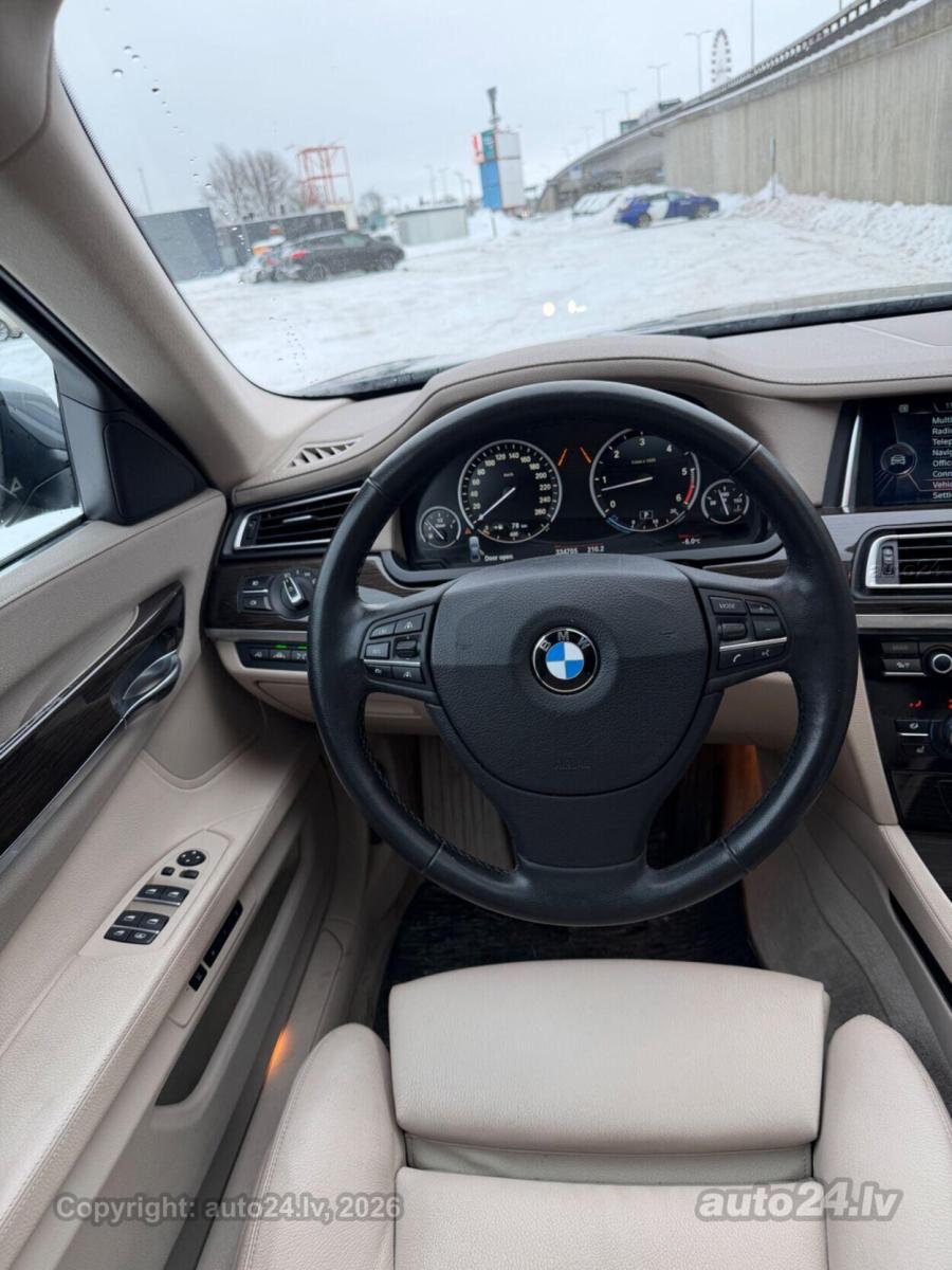 Grey BMW 7 Series 2013 in Tallinn, with an engine capacity of 3.00 L and mileage of 334 thousand km for 13999 €, photo 11 on AUTOMOTO.COM.LV