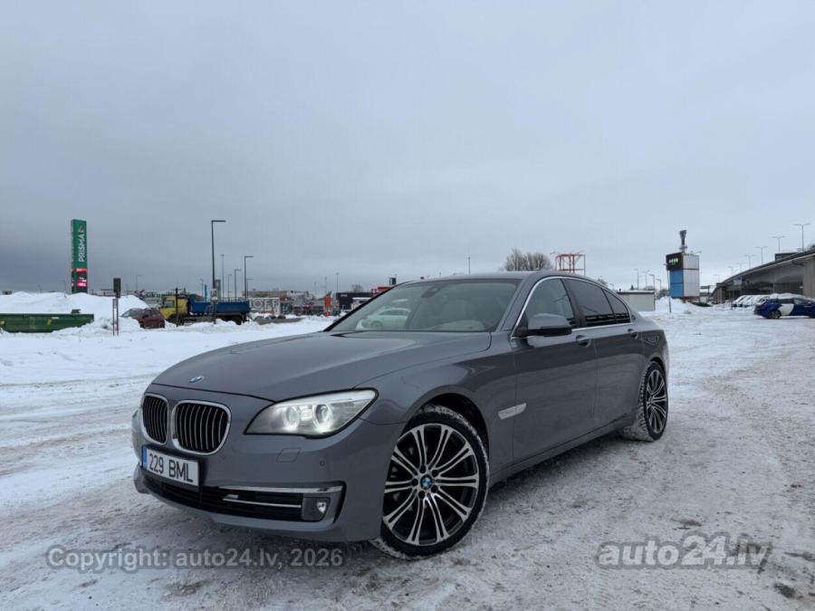 Pelēks BMW 7 Series 2013 Tallina, ar dzinēja tilpumu 3.00 L un nobraukumu 334 tūkst. km par 13999 €, foto 2 vietnē AUTOMOTO.COM.LV