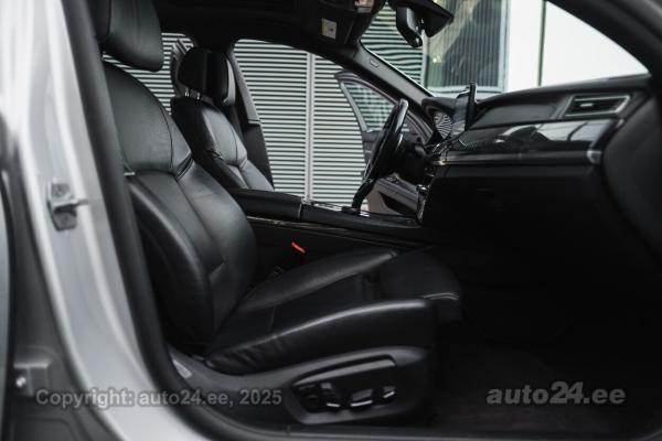 Pelēks BMW 7 Series 2014 Tallina, ar dzinēja tilpumu 4.40 L un nobraukumu 198 tūkst. km par 8950 €, foto 11 vietnē AUTOMOTO.COM.LV