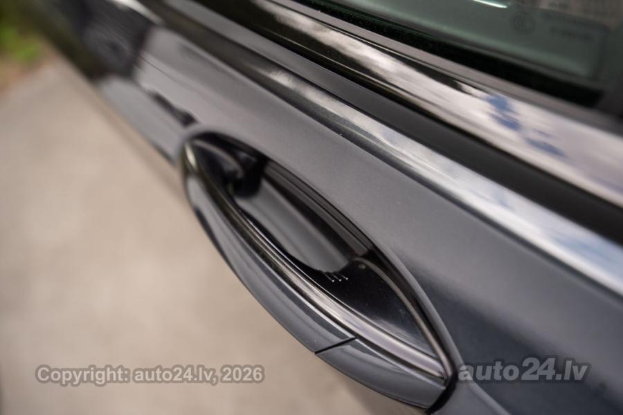 Grey BMW 7 Series 2015 in Tallinn, with an engine capacity of 4.40 L and mileage of 179 thousand km for 24900 €, photo 25 on AUTOMOTO.COM.LV