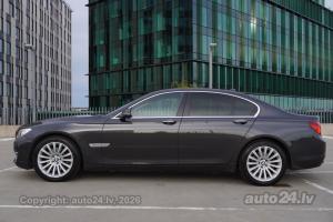 Pelēks BMW 7 Series 2015 Tallina, ar dzinēja tilpumu 3.00 L un nobraukumu 281 tūkst. km par 18990 €, foto 5 vietnē AUTOMOTO.COM.LV