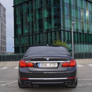 Pelēks BMW 7 Series 2015 Tallina, ar dzinēja tilpumu 3.00 L un nobraukumu 281 tūkst. km par 18990 €, foto 6 vietnē AUTOMOTO.COM.LV