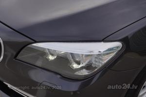 Pelēks BMW 7 Series 2015 Tallina, ar dzinēja tilpumu 3.00 L un nobraukumu 281 tūkst. km par 18990 €, foto 8 vietnē AUTOMOTO.COM.LV