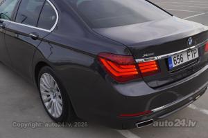 Pelēks BMW 7 Series 2015 Tallina, ar dzinēja tilpumu 3.00 L un nobraukumu 281 tūkst. km par 18990 €, foto 10 vietnē AUTOMOTO.COM.LV