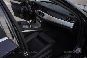 Pelēks BMW 7 Series 2015 Tallina, ar dzinēja tilpumu 3.00 L un nobraukumu 281 tūkst. km par 18990 €, foto 13 vietnē AUTOMOTO.COM.LV