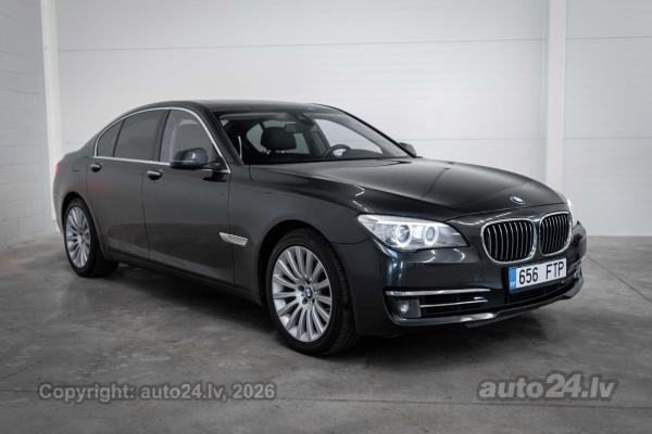 Pelēks BMW 7 Series 2015 Tallina, ar dzinēja tilpumu 3.00 L un nobraukumu 280 tūkst. km par 16490 €, foto 1 vietnē AUTOMOTO.COM.LV
