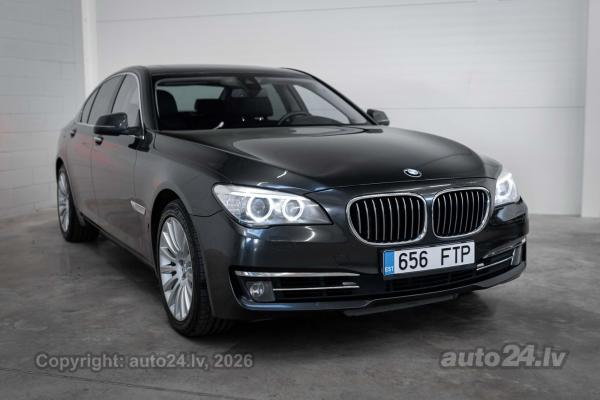Pelēks BMW 7 Series 2015 Tallina, ar dzinēja tilpumu 3.00 L un nobraukumu 280 tūkst. km par 16490 €, foto 2 vietnē AUTOMOTO.COM.LV