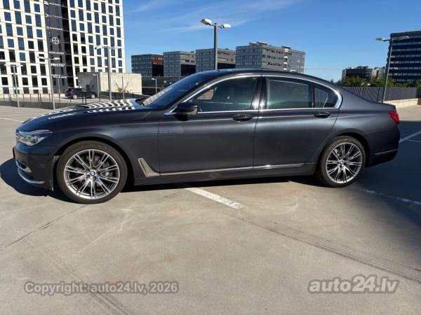 Grey BMW 7 Series 2015 in Tallinn, with an engine capacity of 4.40 L and mileage of 136 thousand km for 22320 €, photo 4 on AUTOMOTO.COM.LV
