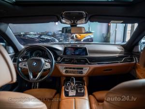 Grey BMW 7 Series 2015 in Tallinn, with an engine capacity of 4.40 L and mileage of 136 thousand km for 29900 €, photo 10 on AUTOMOTO.COM.LV