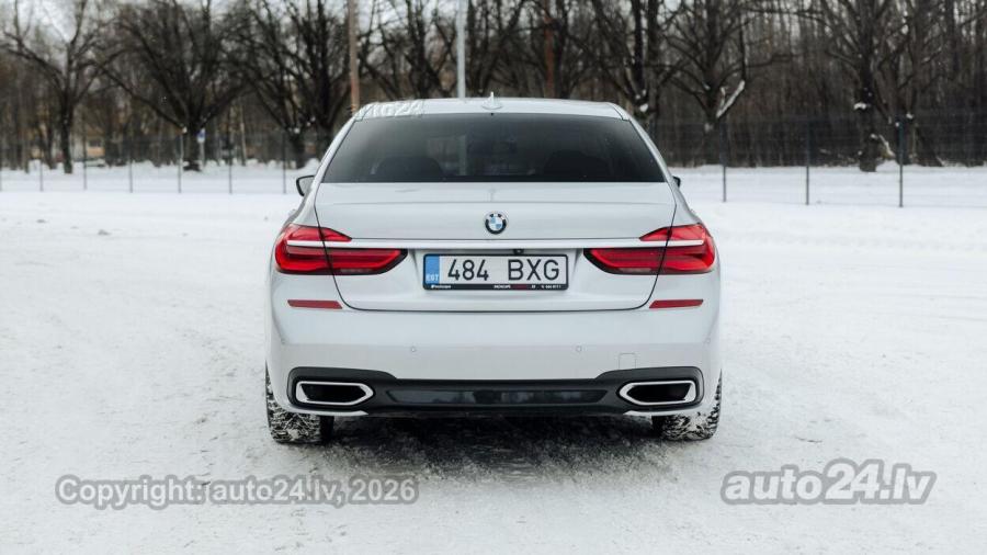 Grey BMW 7 Series 2016 in Tallinn, with an engine capacity of 3.00 L and mileage of 150 thousand km for 29900 €, photo 6 on AUTOMOTO.COM.LV