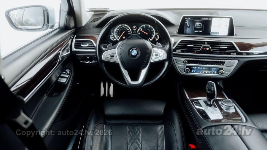 Grey BMW 7 Series 2016 in Tallinn, with an engine capacity of 3.00 L and mileage of 150 thousand km for 29900 €, photo 8 on AUTOMOTO.COM.LV