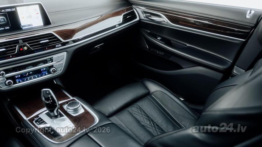 Grey BMW 7 Series 2016 in Tallinn, with an engine capacity of 3.00 L and mileage of 150 thousand km for 29900 €, photo 10 on AUTOMOTO.COM.LV